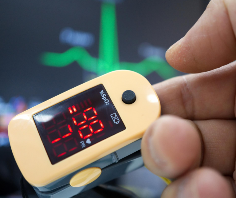 Oximetria é aliada no diagnóstico e tratamento de Covid-19 - Guia Viver Bem